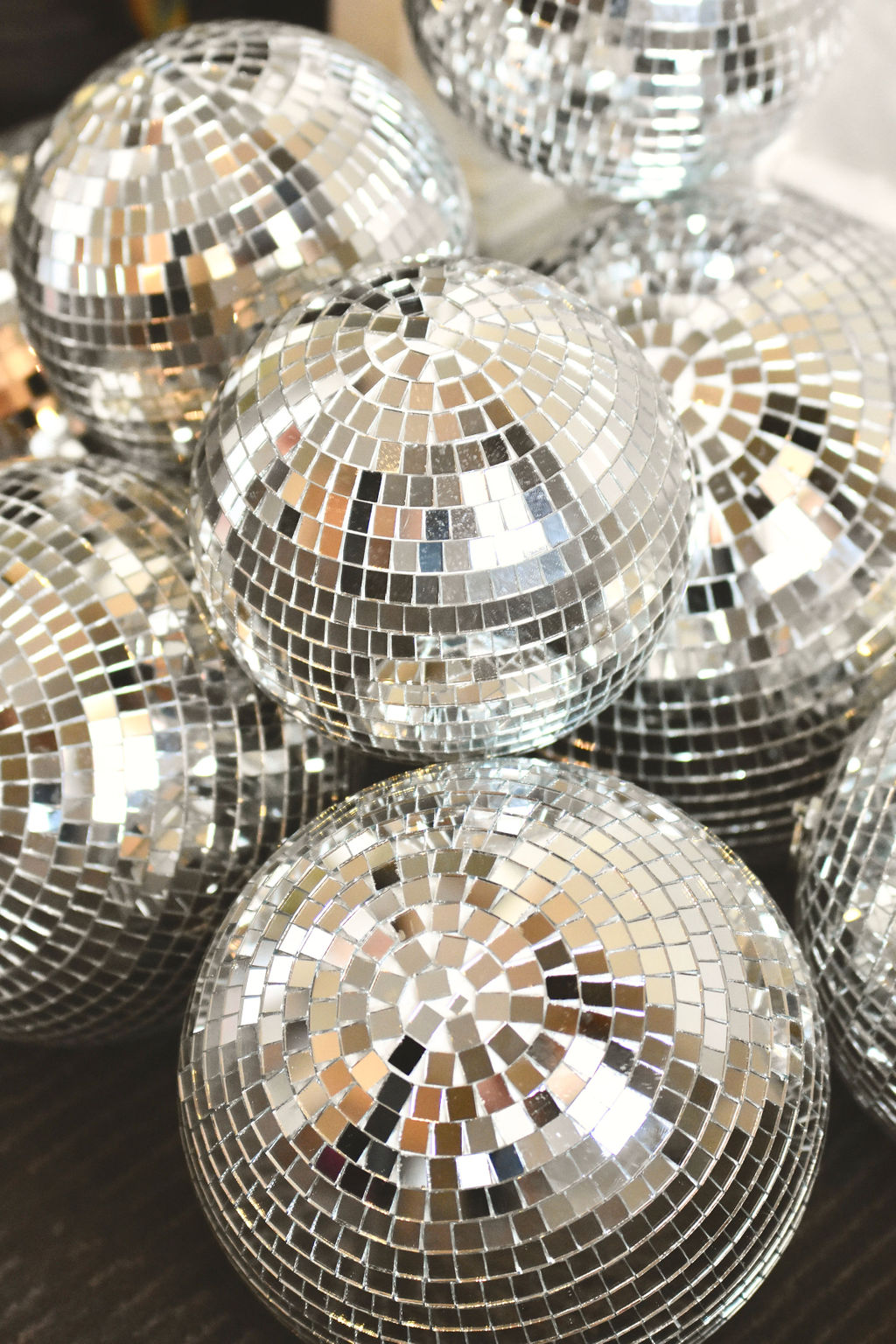 DISCO BALLS – Ooh La Lemonade